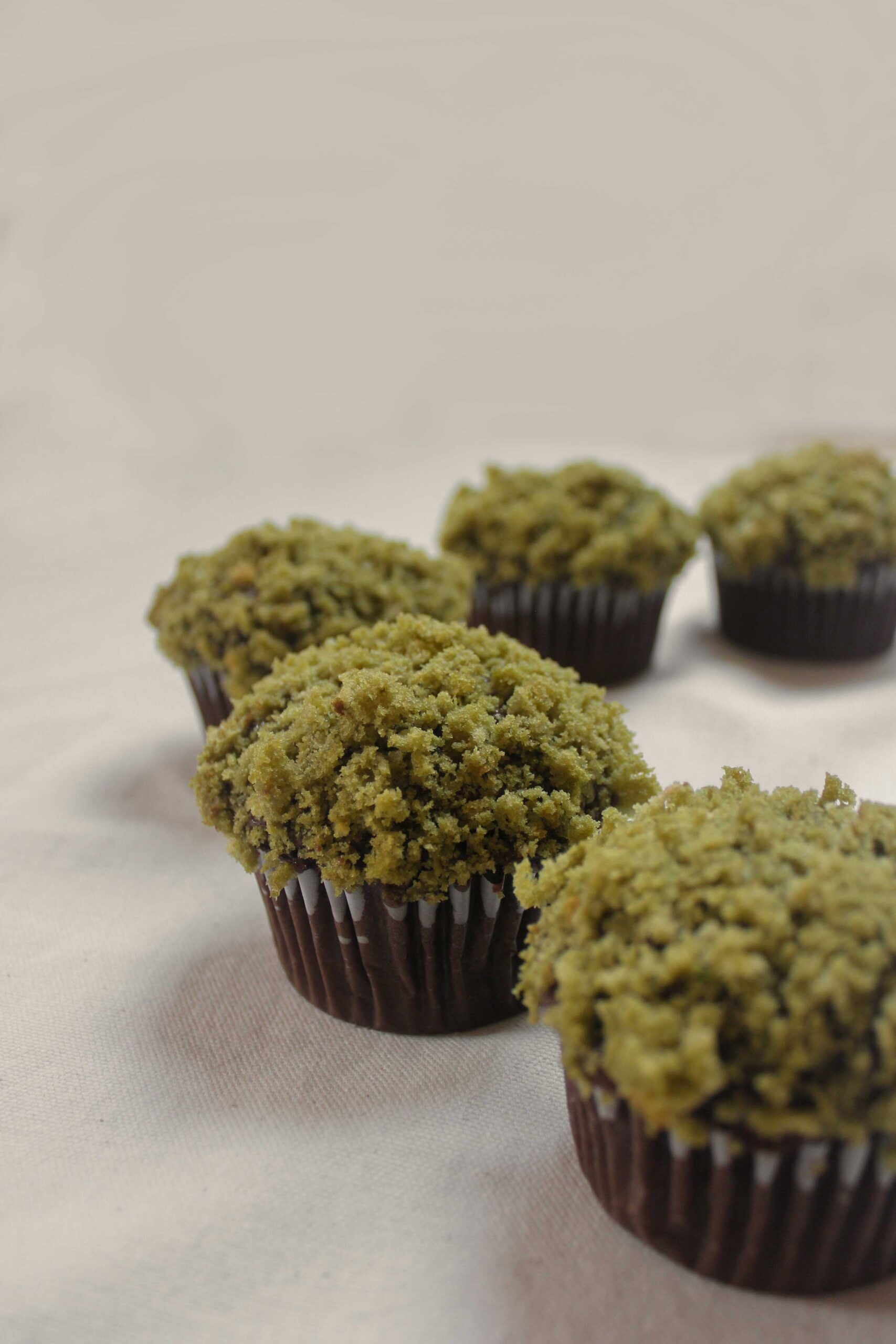 How to Make Easy Mossy Cupcakes | meganalms.com