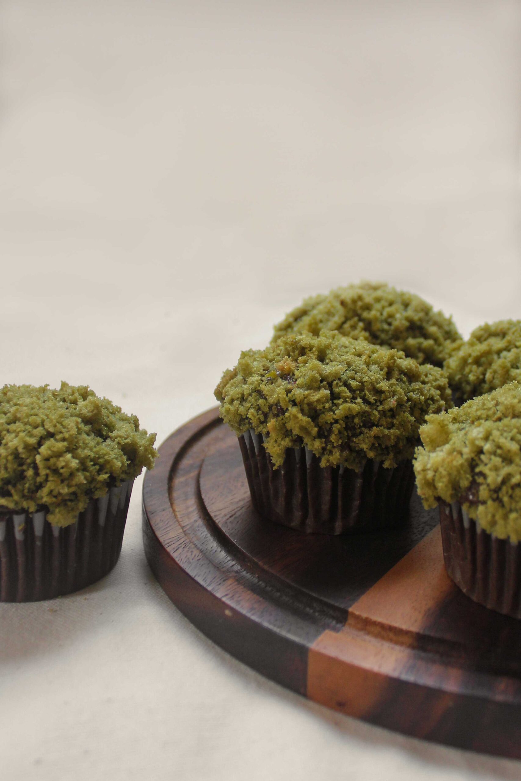 How to Make Easy Mossy Cupcakes | meganalms.com